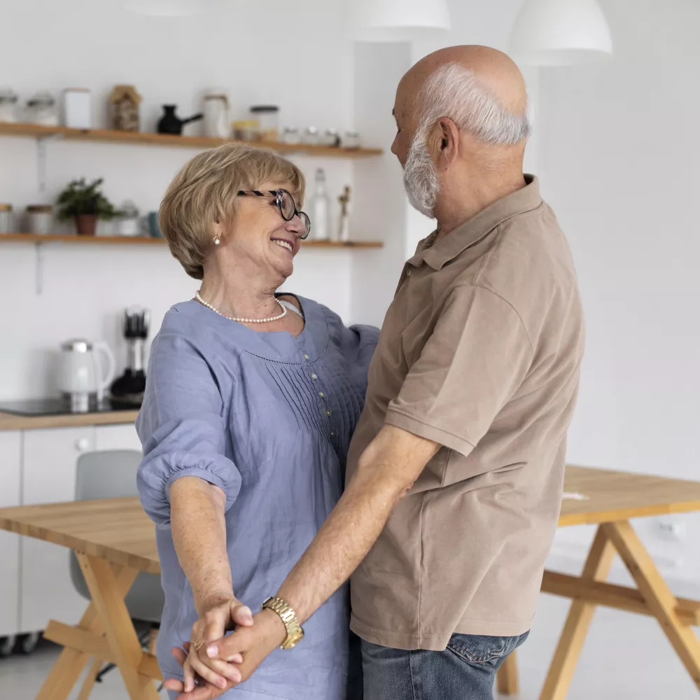 Comment les communes peuvent aider leurs aînés à rester autonomes plus ...